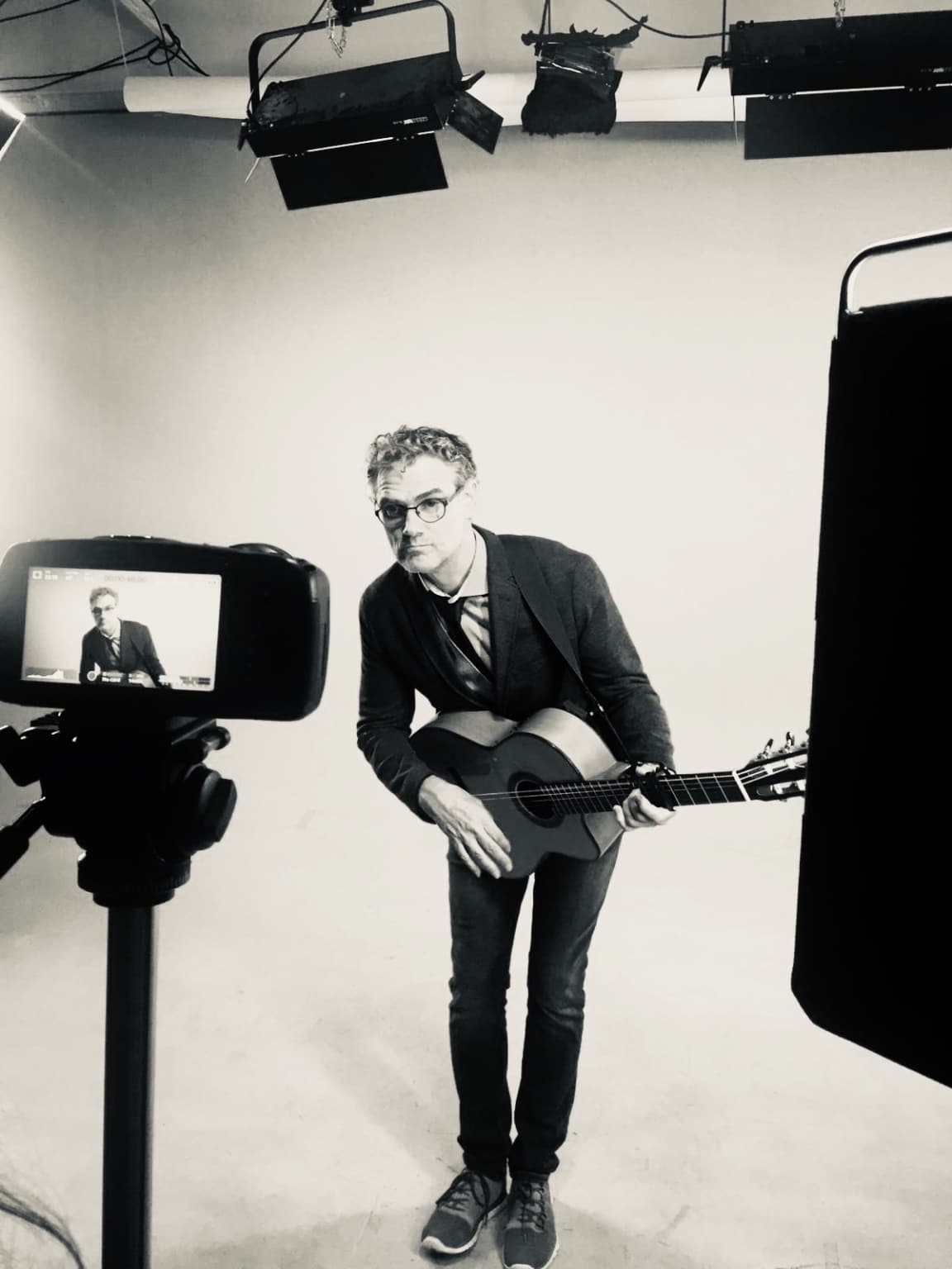 JesseCook.com | The official website of Jesse Cook, featuring tour ...