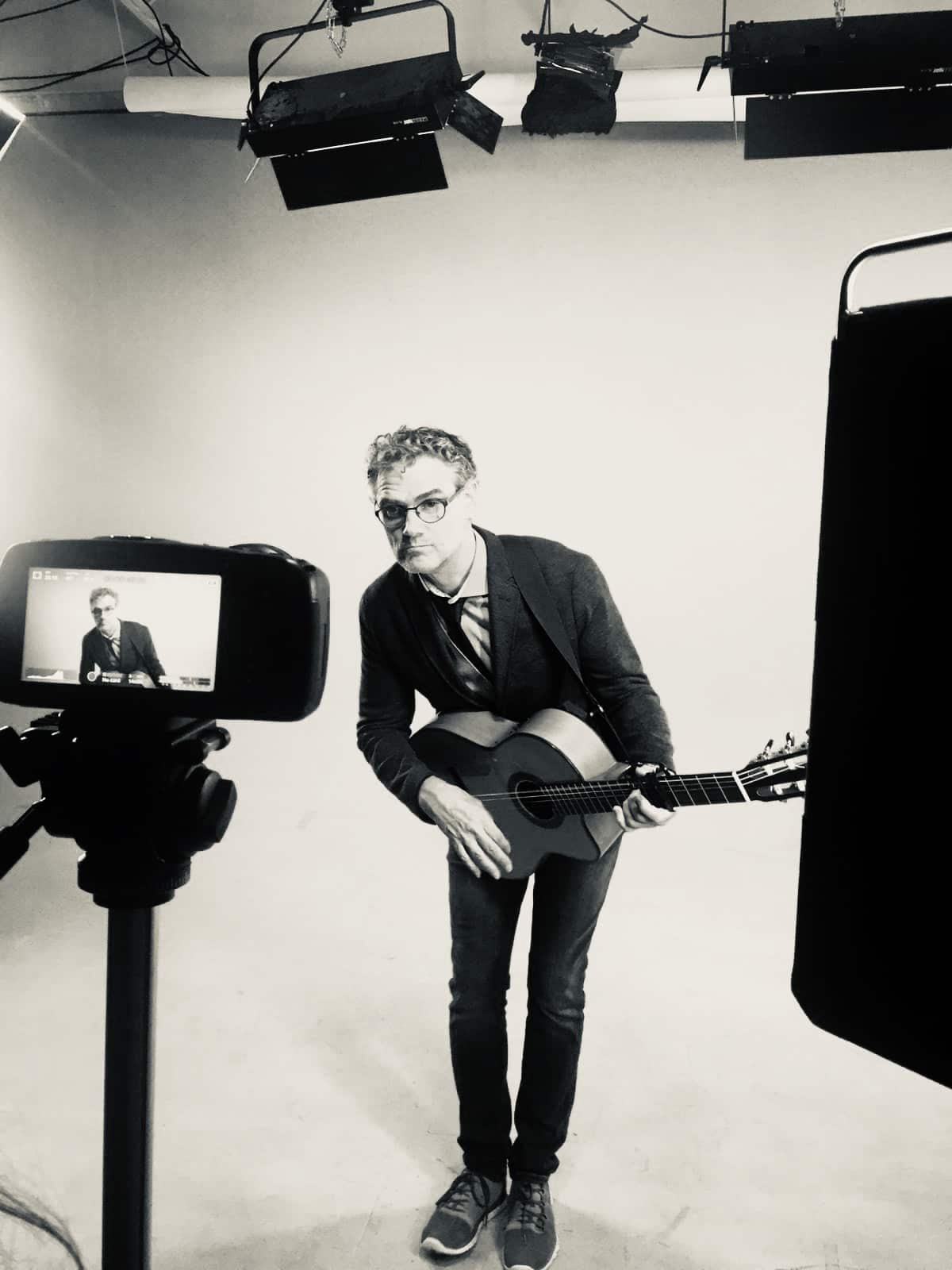 JesseCook.com | The official website of Jesse Cook, featuring tour ...